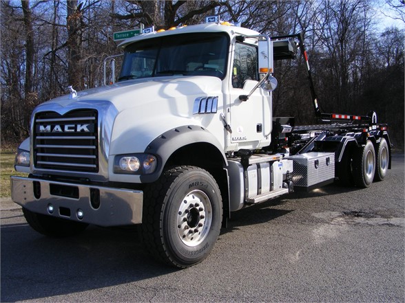 Roll-Off Trucks For Sale - Truck 'N Trailer Magazine