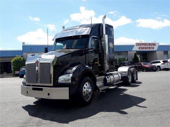 KENWORTH T880 Tractors - Semi Trucks For Sale